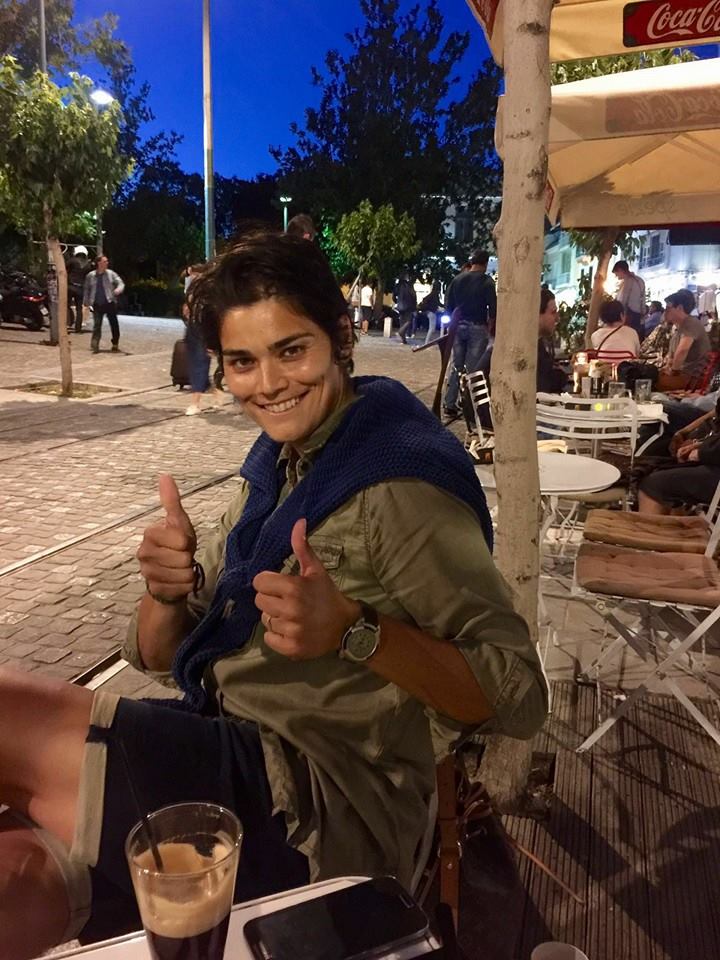 Η ΛΕΝΑ ΕΙΝΑΙ ΓΙΑ ΤΑ ΔΥΣΚΟΛΑ